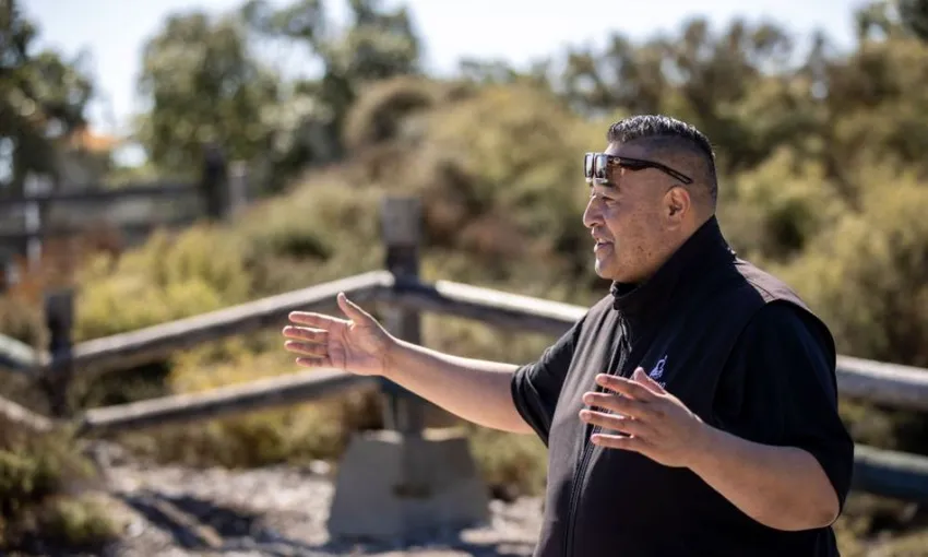 Auckland to Hobbiton & Rotorua Te Puia Tour | Experience Oz + NZ