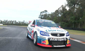 Gold Coast V8 Supercar 5 Hot Lap Rides | Experience Oz