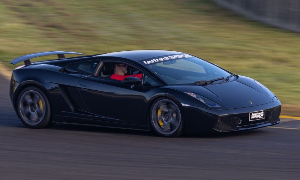 Toro Lamborghini Supercar Drive - 6 Laps - Sydney | Experience Oz