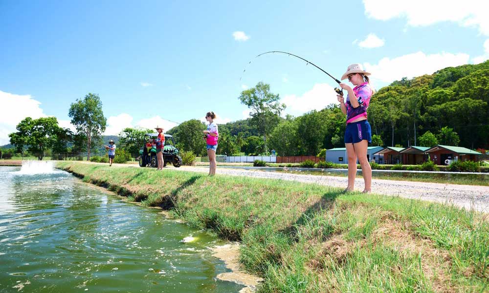Port Douglas Fishing Tour with Lunch and Transfers | Experience Oz